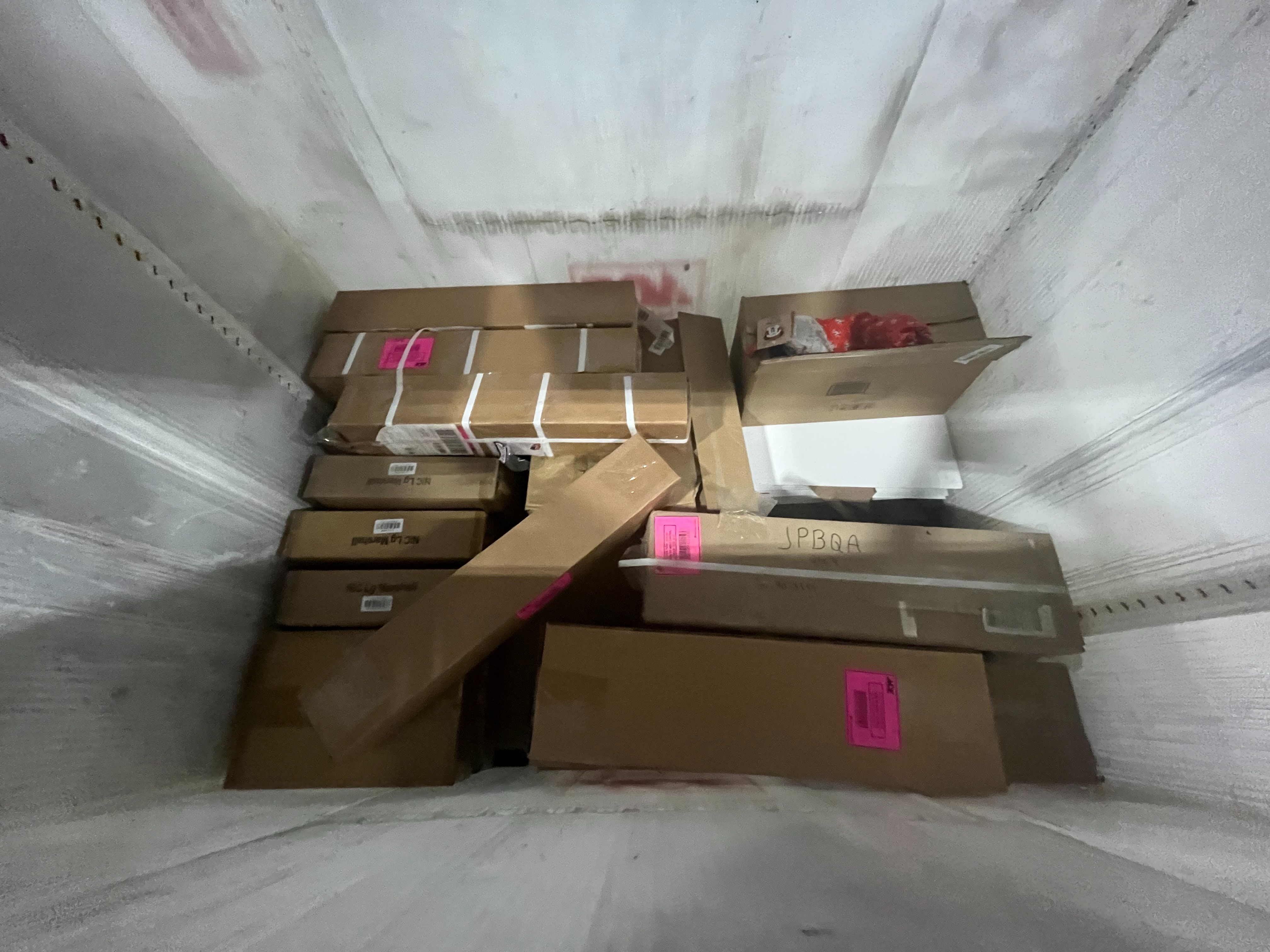 Truckload of UNMANIFESTED Mixed Merchandise, Like New Condition ...