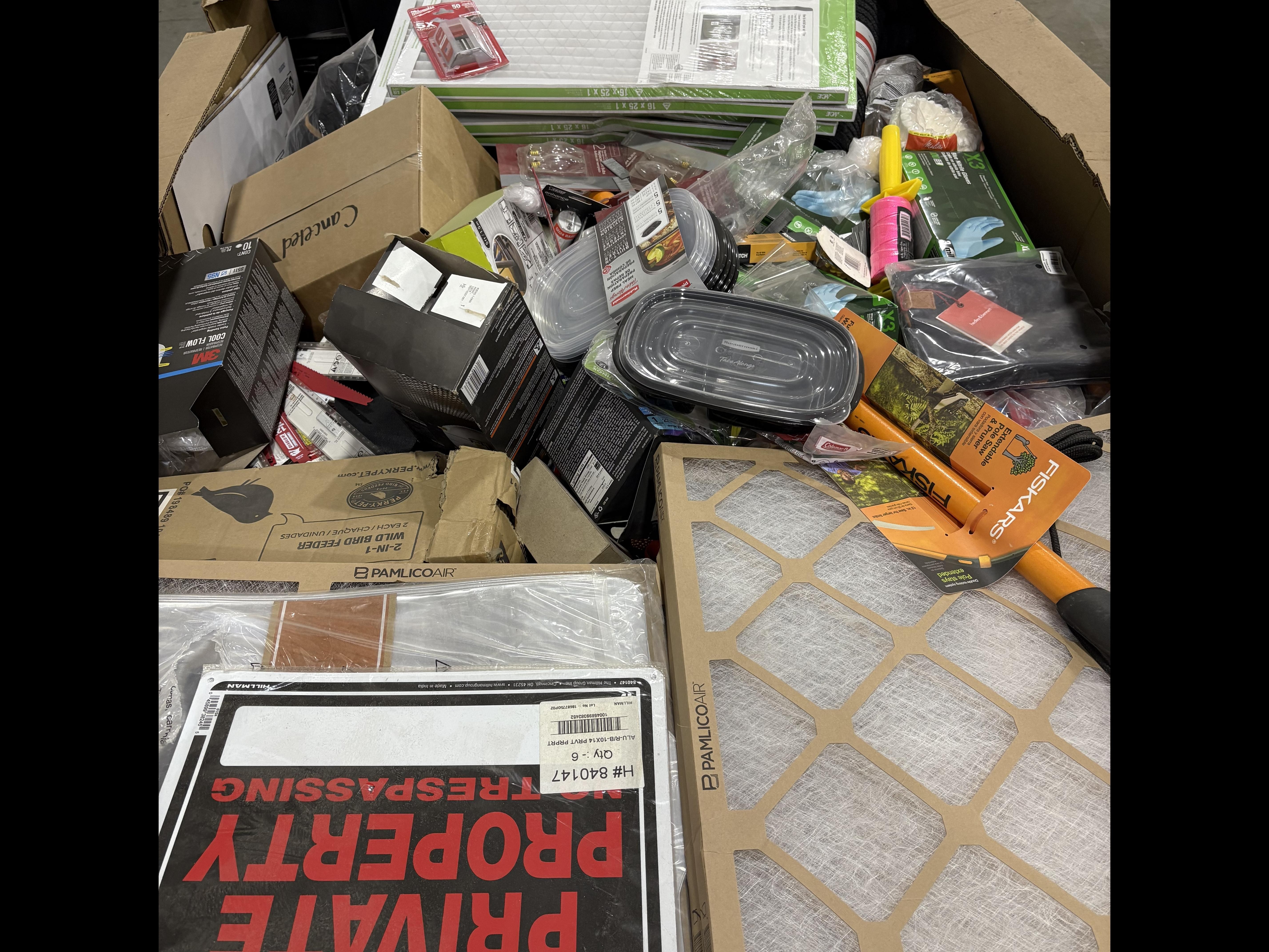 Truckload of UNMANIFESTED Mixed Merchandise, Used - Good Condition ...