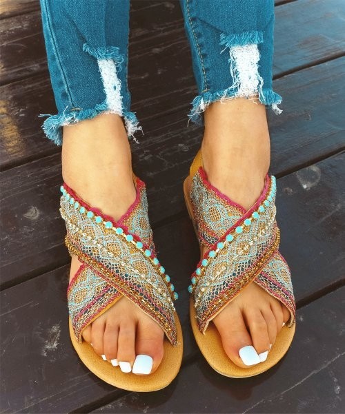 2 Pallets of Sandals, Sneakers, Casual Boots & More by Vionic, Clarks ...